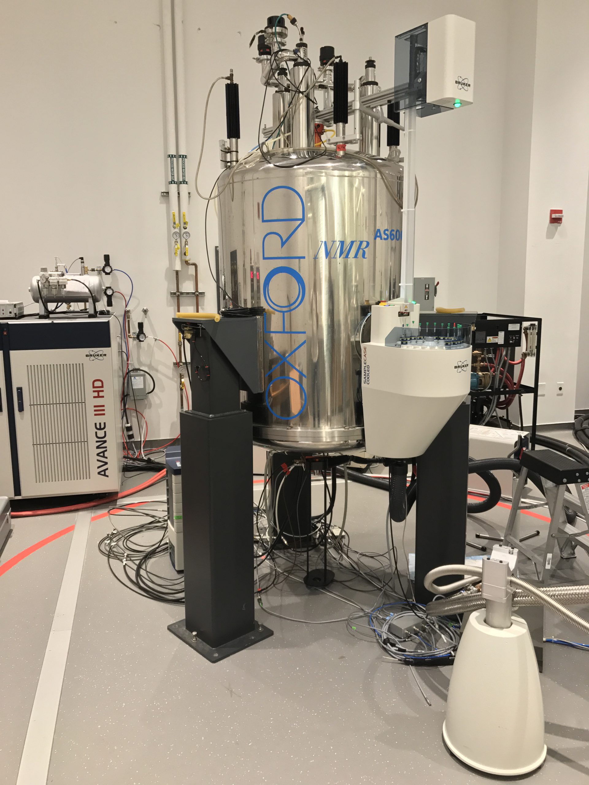 Electrochemical & NMR Labs – The Messinger Lab